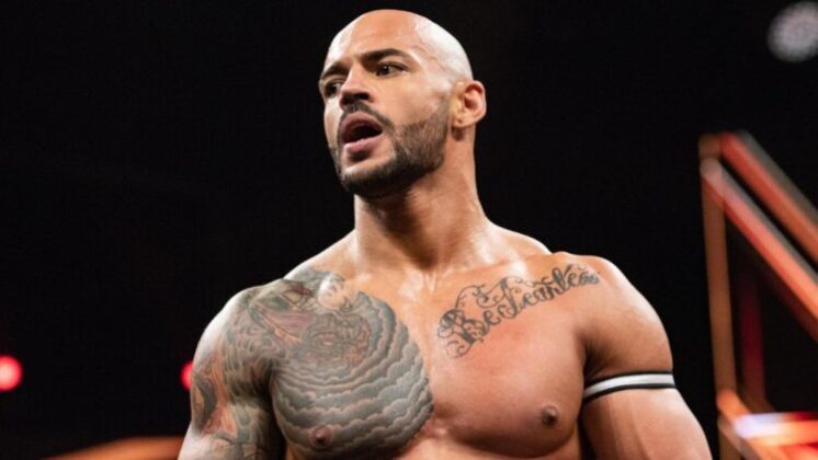 Detalhes sobre o status de Ricochet para o WWE Clash at the Castle